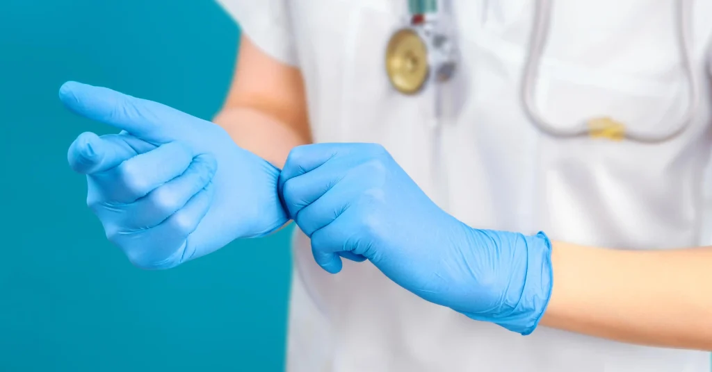 Why Nitrile Gloves Are Essential for Healthcare and Industrial Use